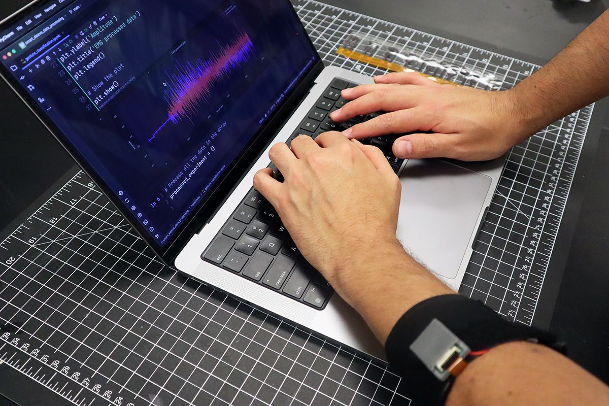 Smart Sleeve – Prototypes for Humanity